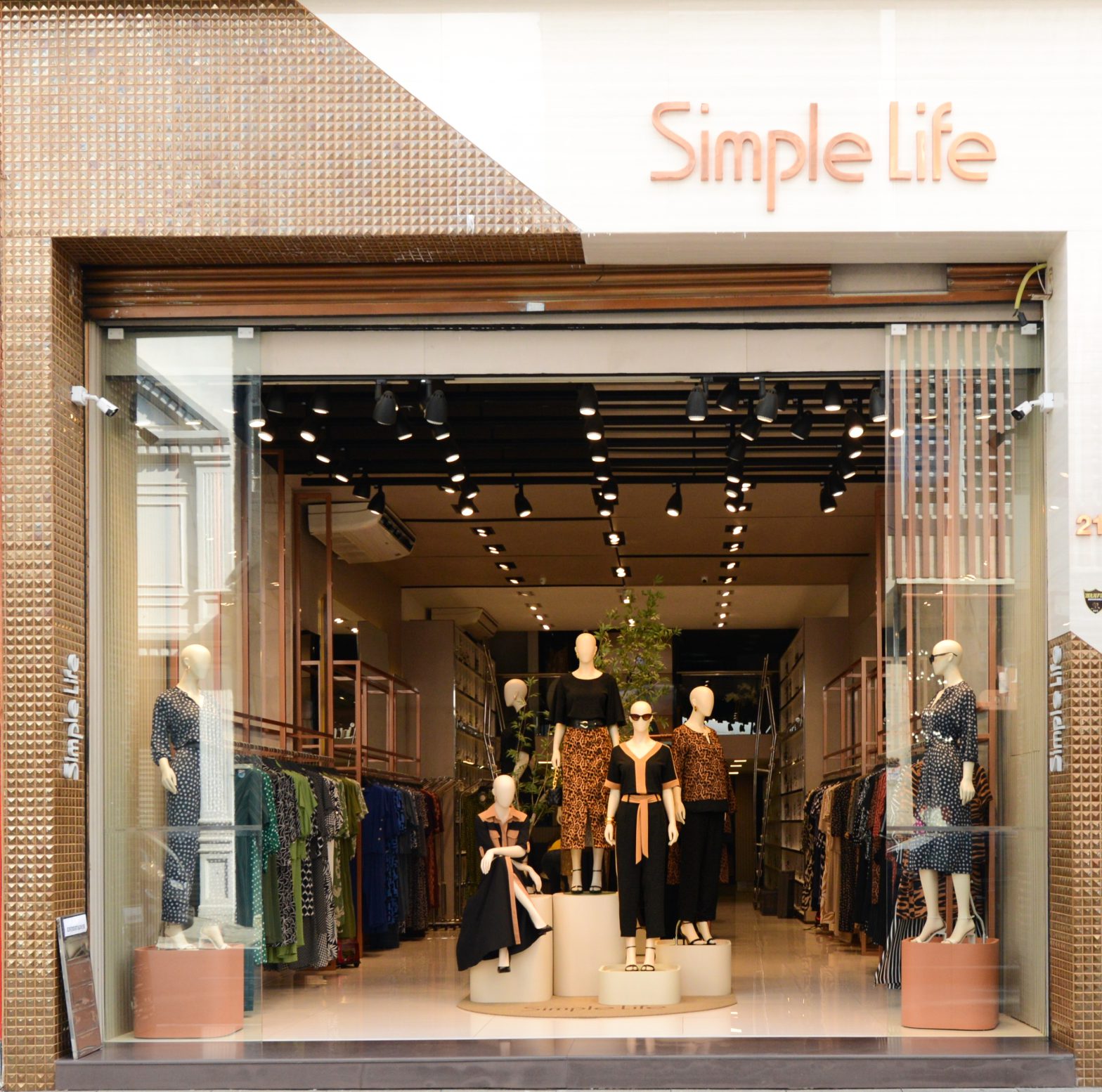 Simple Life – Shopping Lombroso